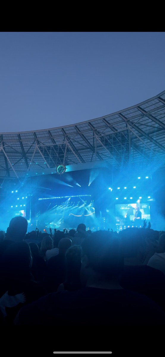 Live Review: GROHL LIGHTS UP LONDON | mvm – mvm